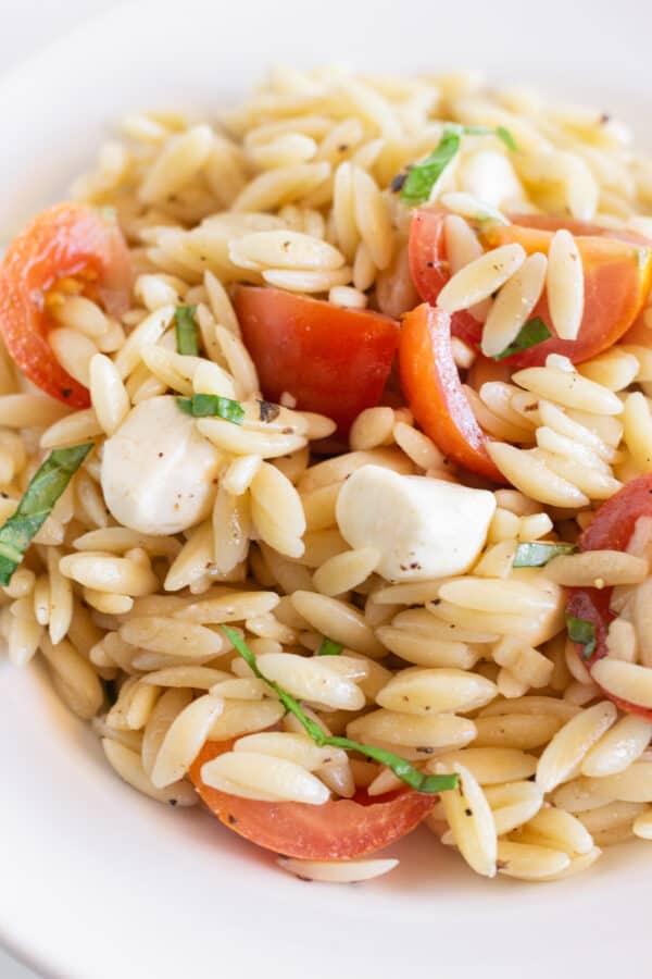 Easy Caprese Orzo Salad - Practically Homemade