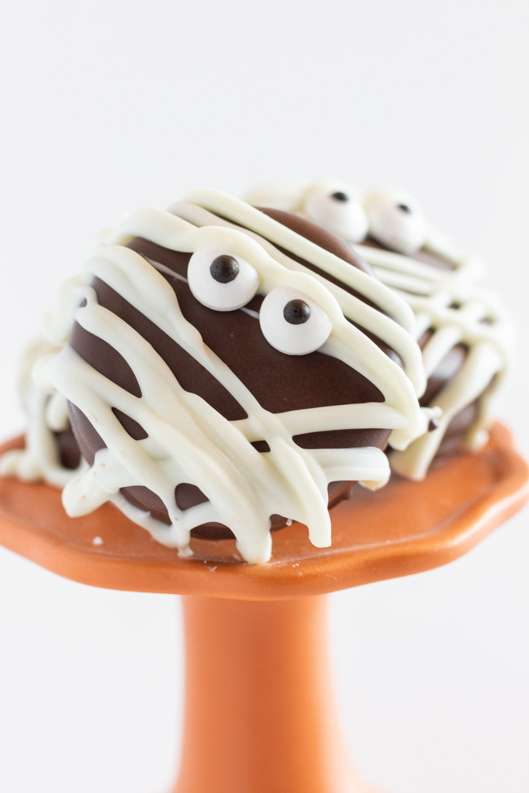 Easy and Spooky Halloween Chocolate Covered Oreos - Practically Homemade
